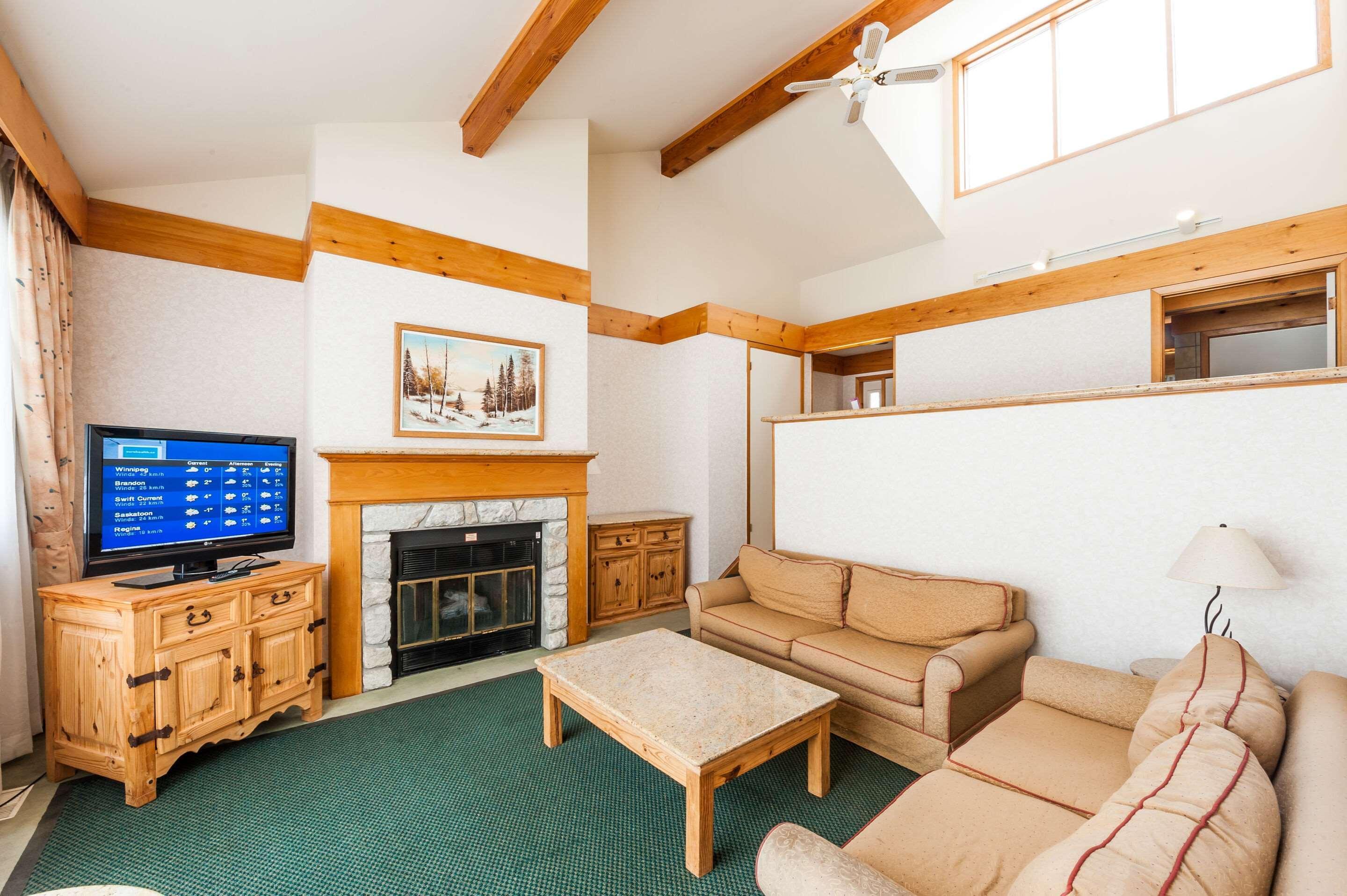 PINESTONE RESORT & CONFERENCE CENTRE | ⋆⋆⋆⋆ | HALIBURTON, CANADA ...