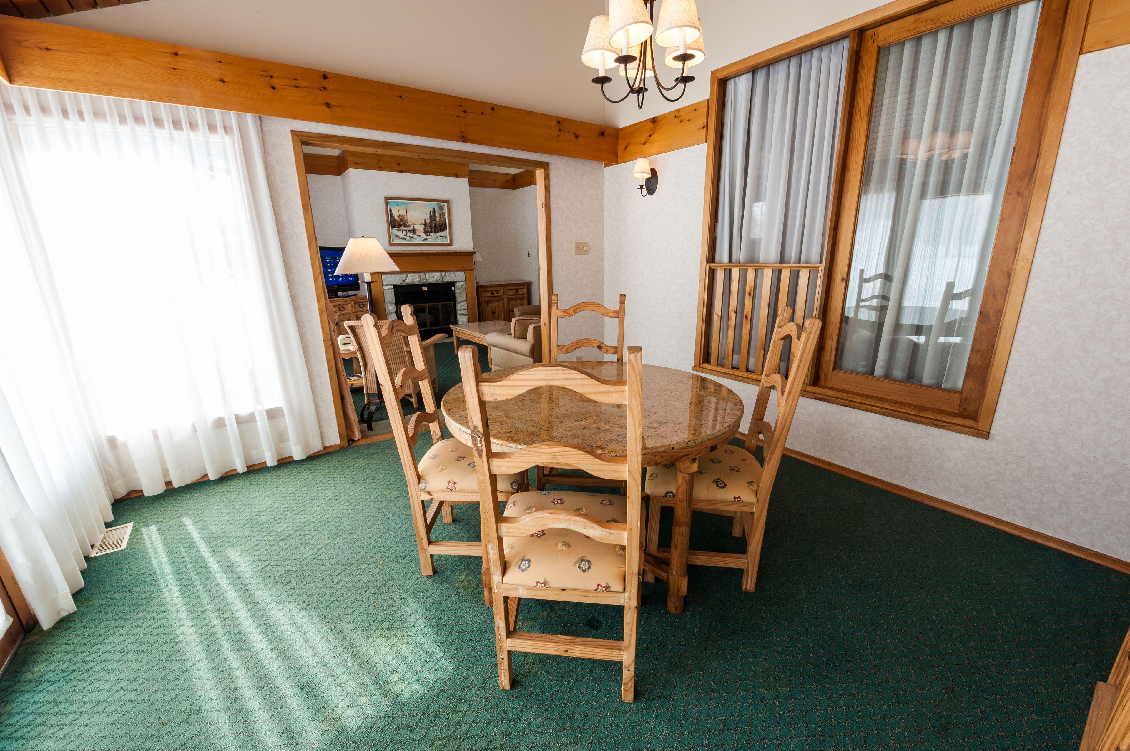 PINESTONE RESORT & CONFERENCE CENTRE | ⋆⋆⋆⋆ | HALIBURTON, CANADA ...